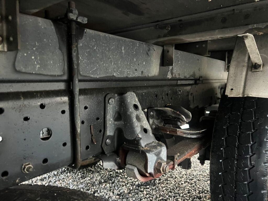 ISUZU ELF 14FT CLOSE VAN 6W 4HL1 ENGINE – SUBIC METRO LANKA